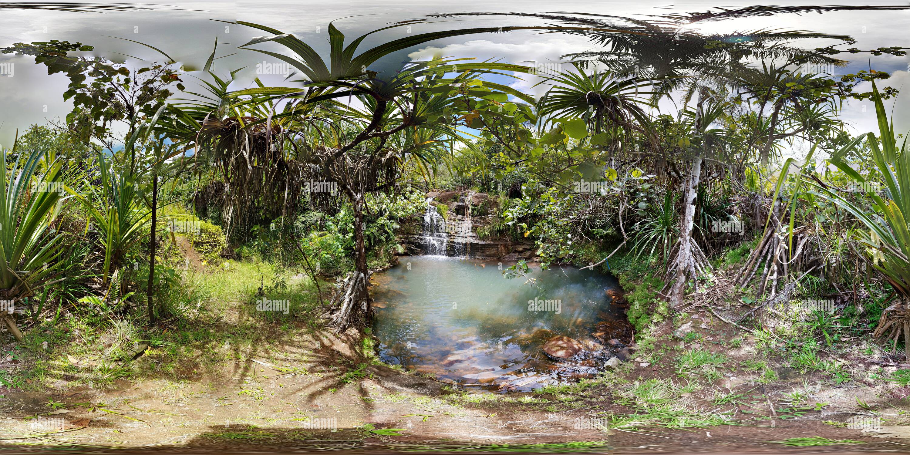 360° view of Alutom Falls, Guam - Alamy