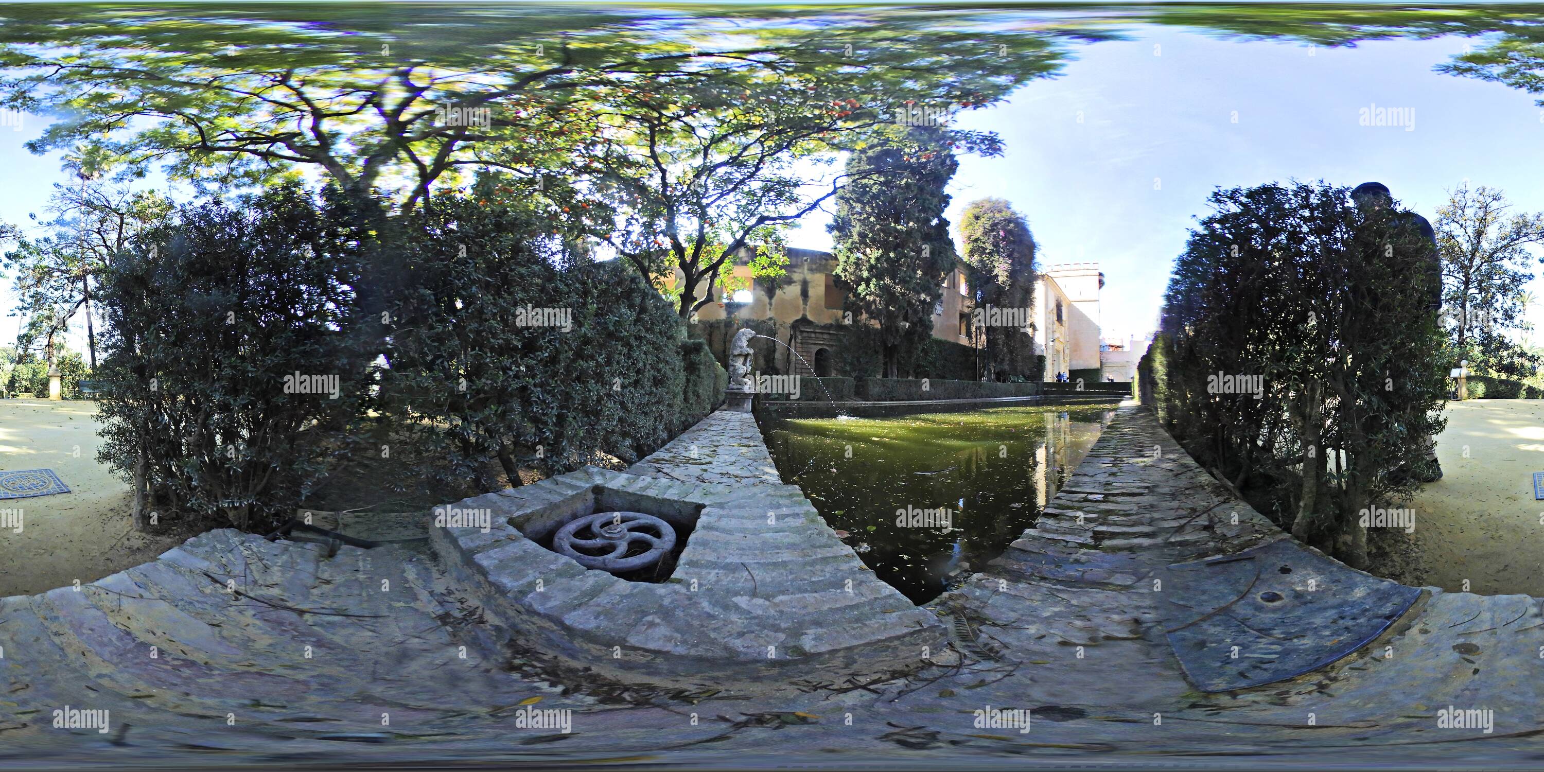 360° view of Pond of the Retreat Garden - Alamy