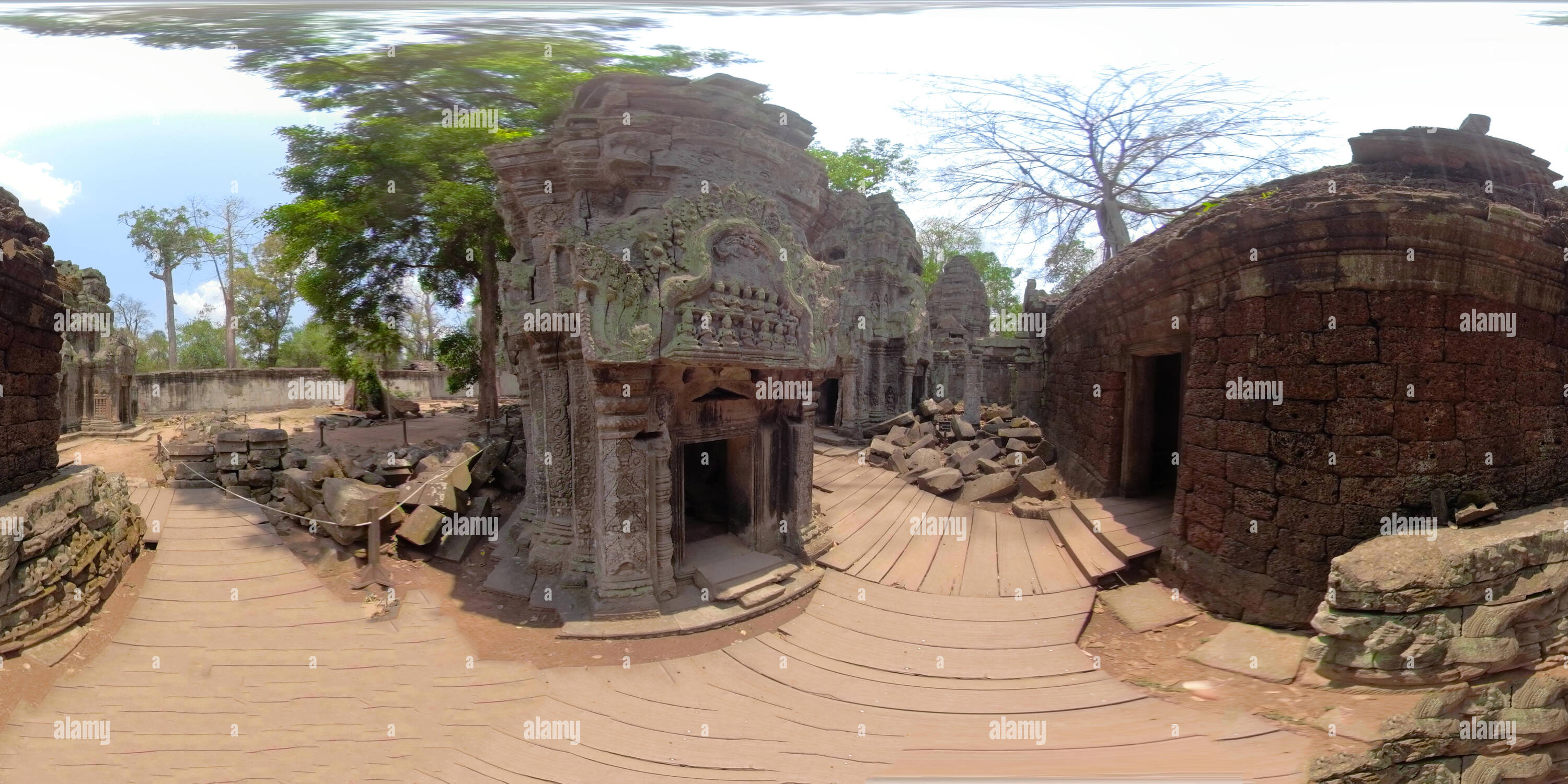 360° view of Ta Prahm Temple in Siem Reap, Cambodia - Alamy