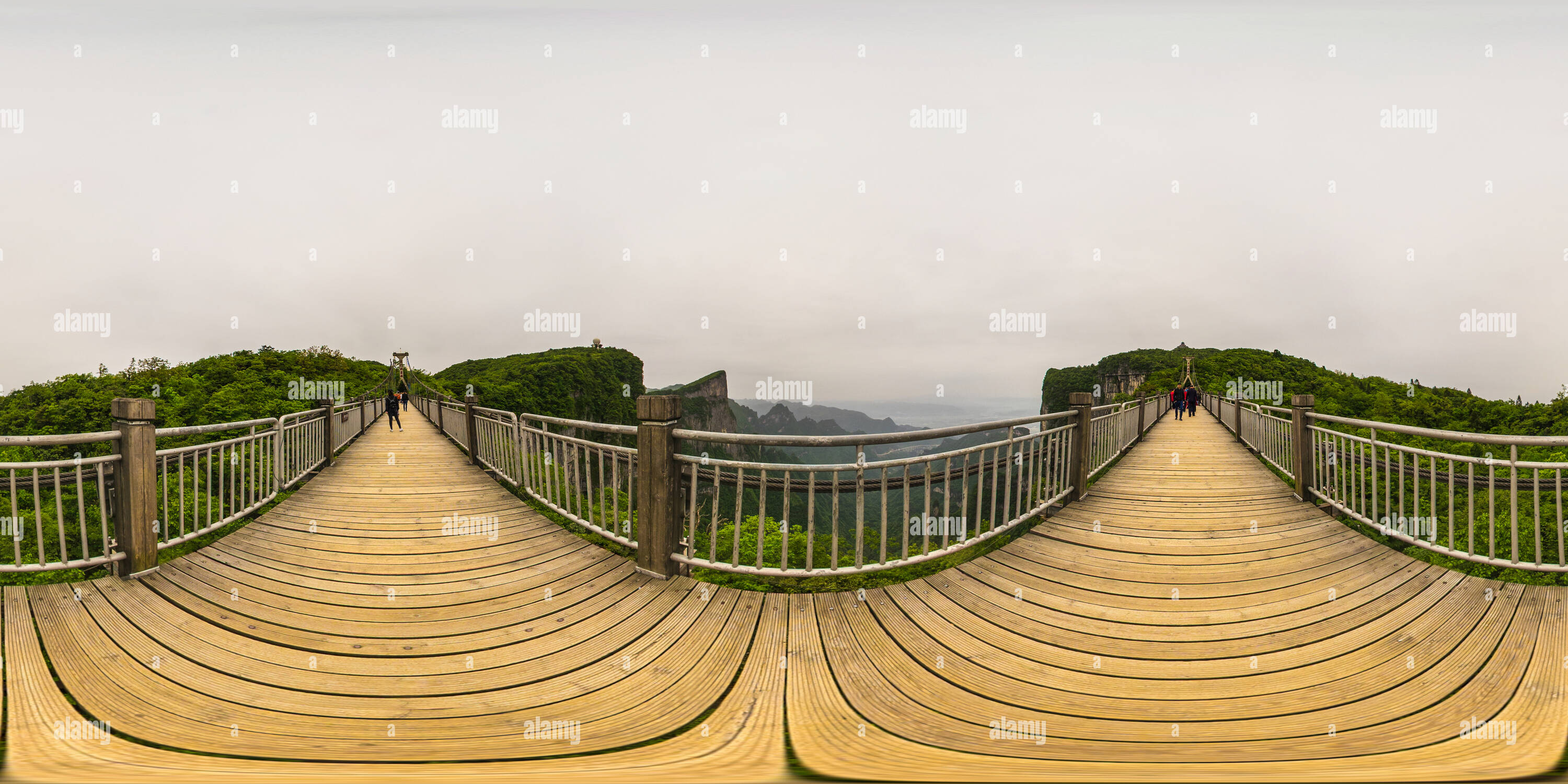 360° view of Pedestrian suspension bridge - Alamy