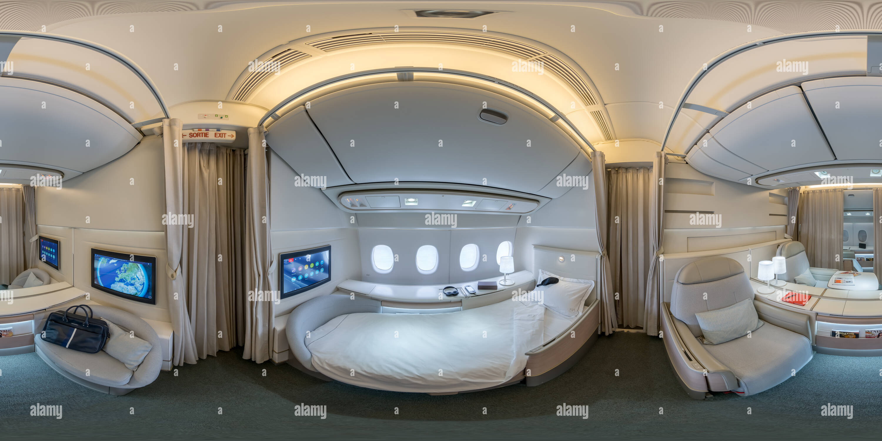 Premiere classe hi-res stock photography and images - Alamy