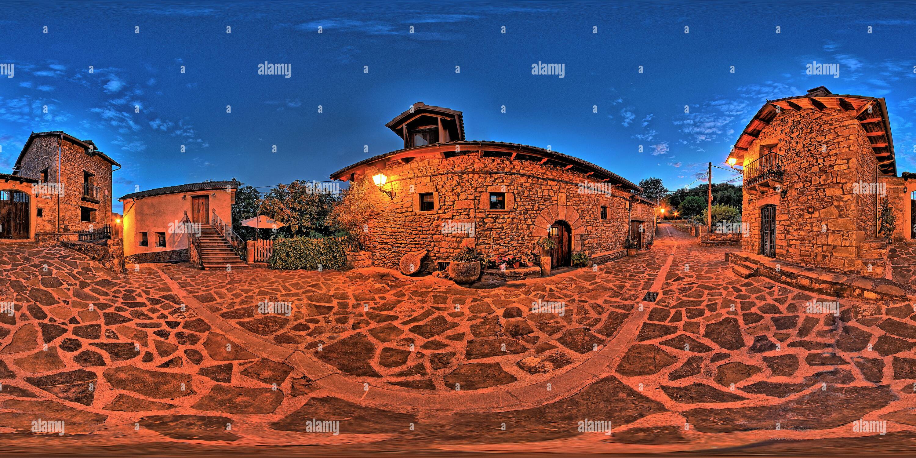 360° view of Planillo Village, Spanish Pyrennes - Alamy