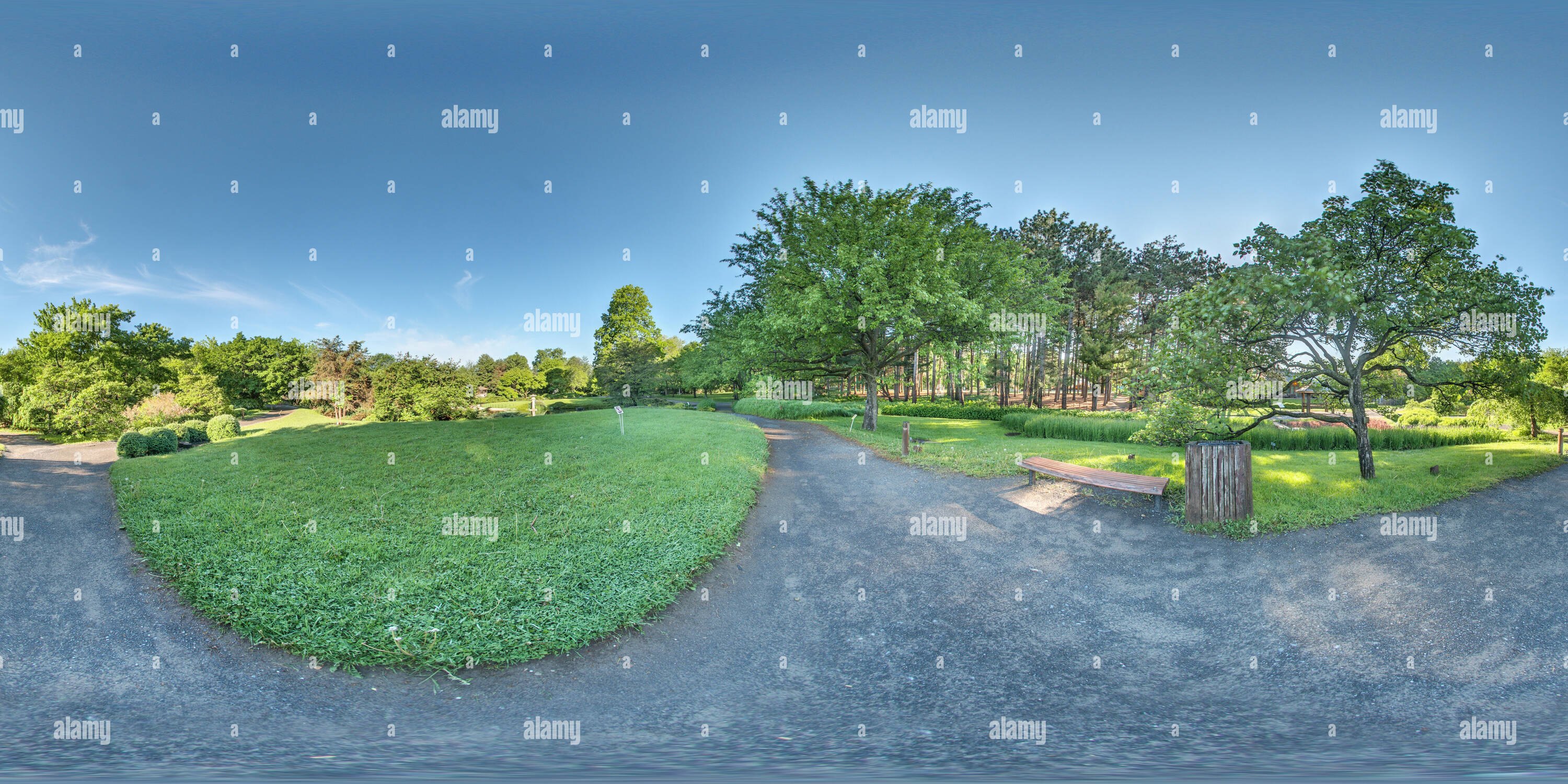 360° view of Japanese garden - Montreal Botanical Garden - Alamy