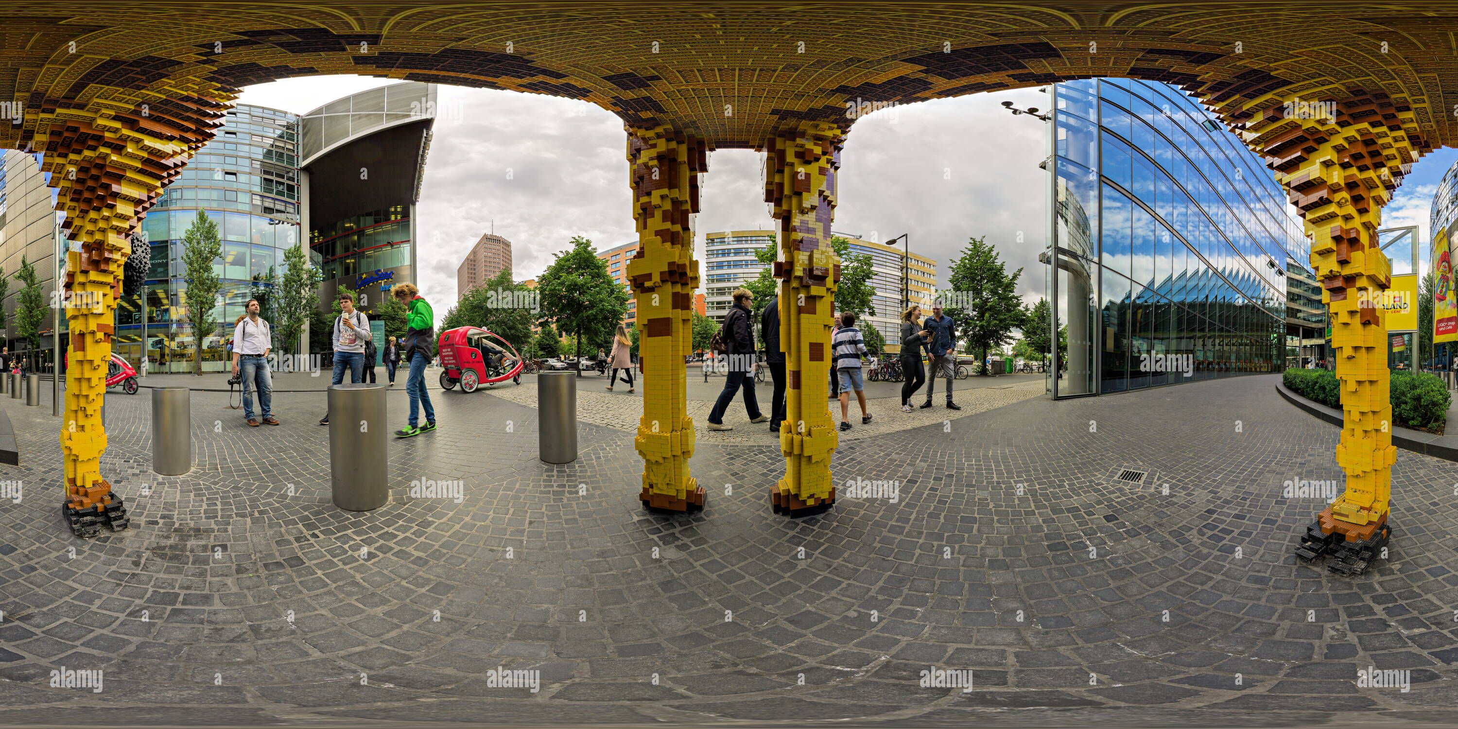 360° view of Lego Giraffe, Berlin - Alamy