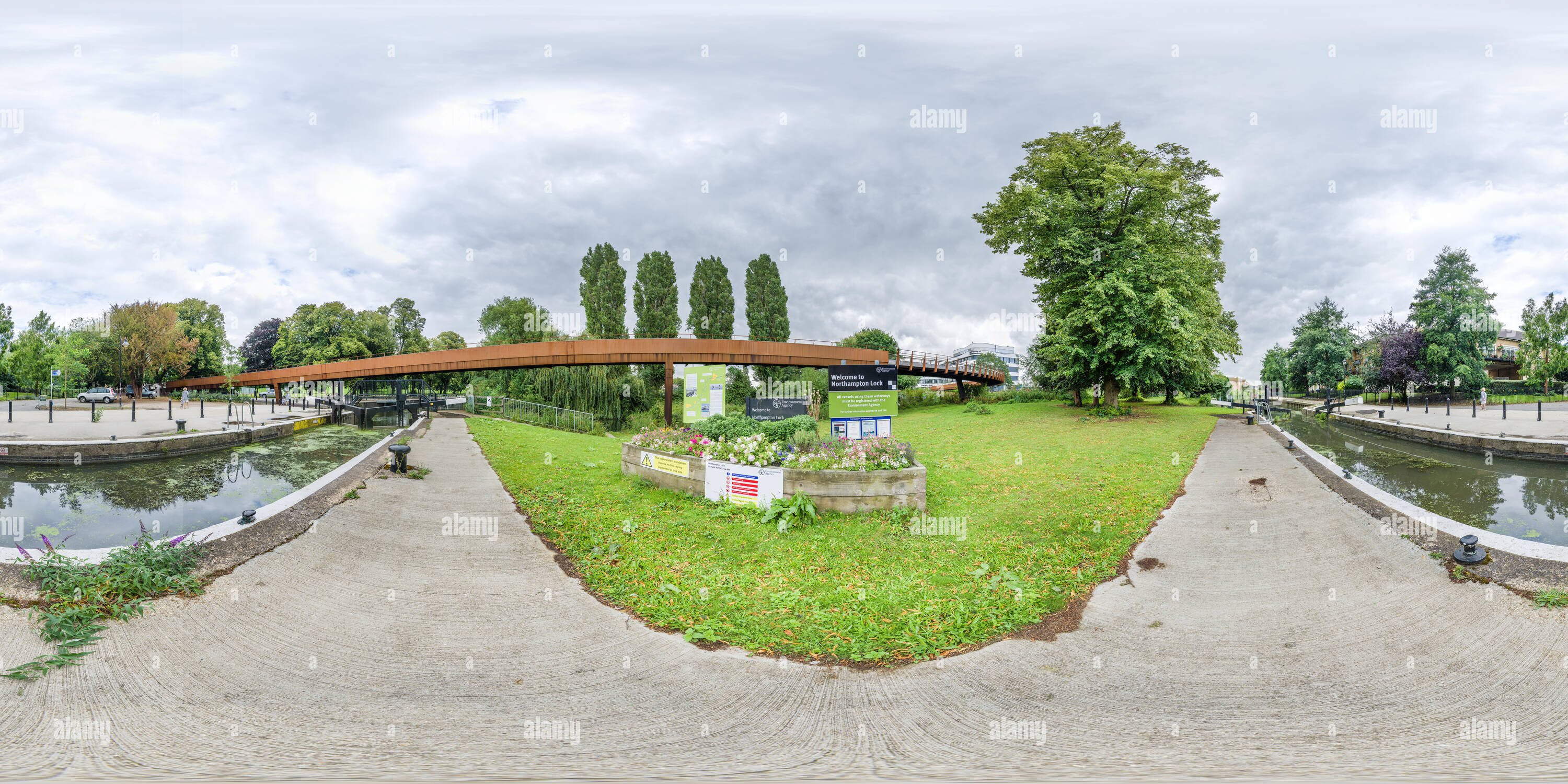 360° view of Northampton lock on the river Nene, Northampton, England ...
