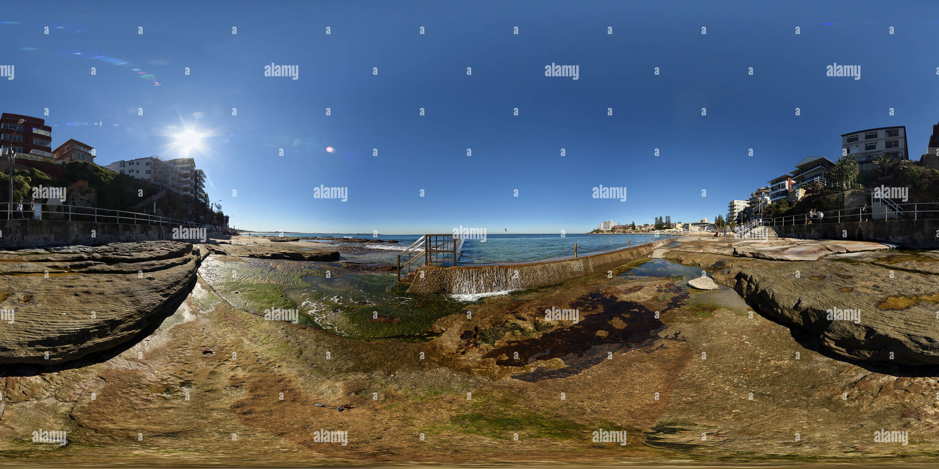 Cronulla beach rock pool hi-res stock photography and images - Alamy