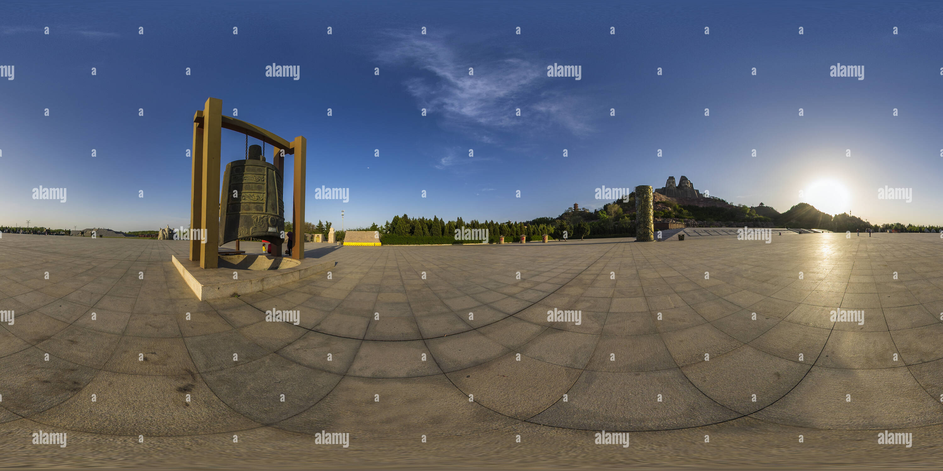 360° view of Chime at Yellow River memorial square - Alamy