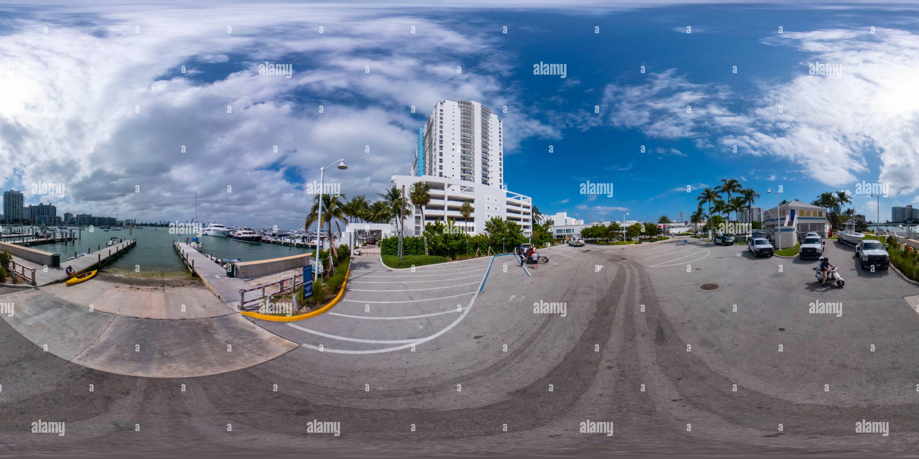 360 °-Ansicht auf 360 vr Foto Miami Beach Marina Bootsrampe und Kajak ...