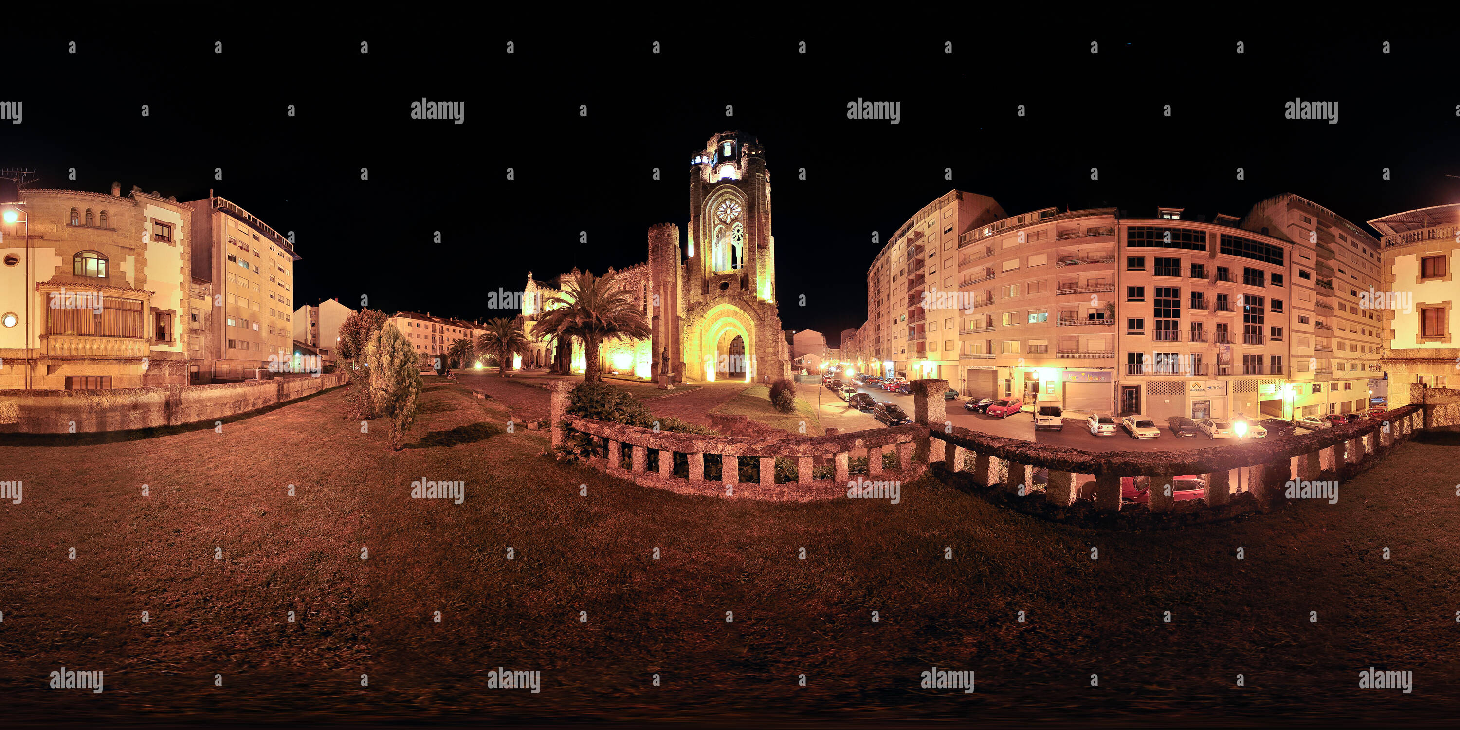 360 °-Ansicht auf Iglesia de Veracruz - A Coruña - Alamy