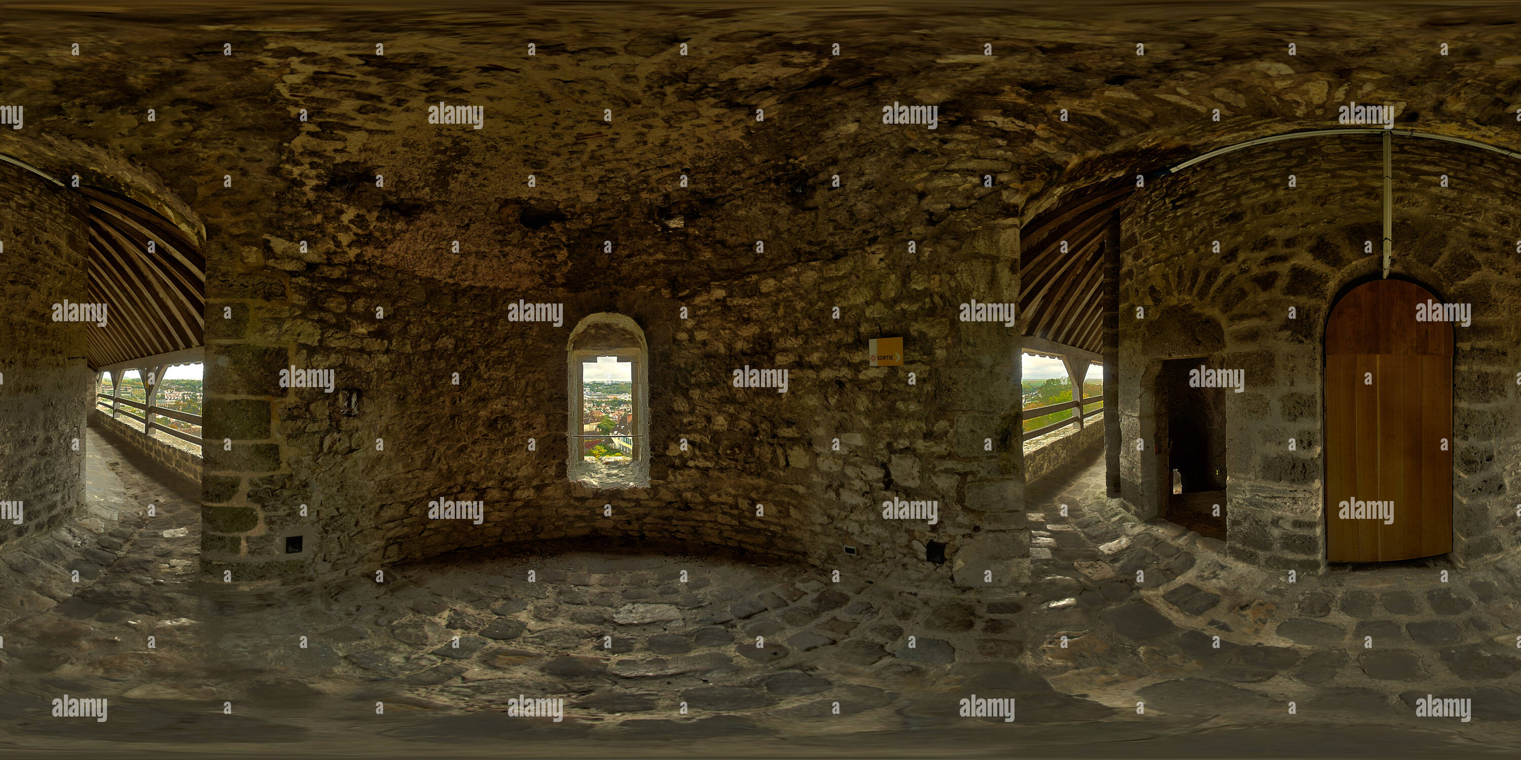 Chemin De Ronde Stockfotos und -bilder Kaufen - Alamy