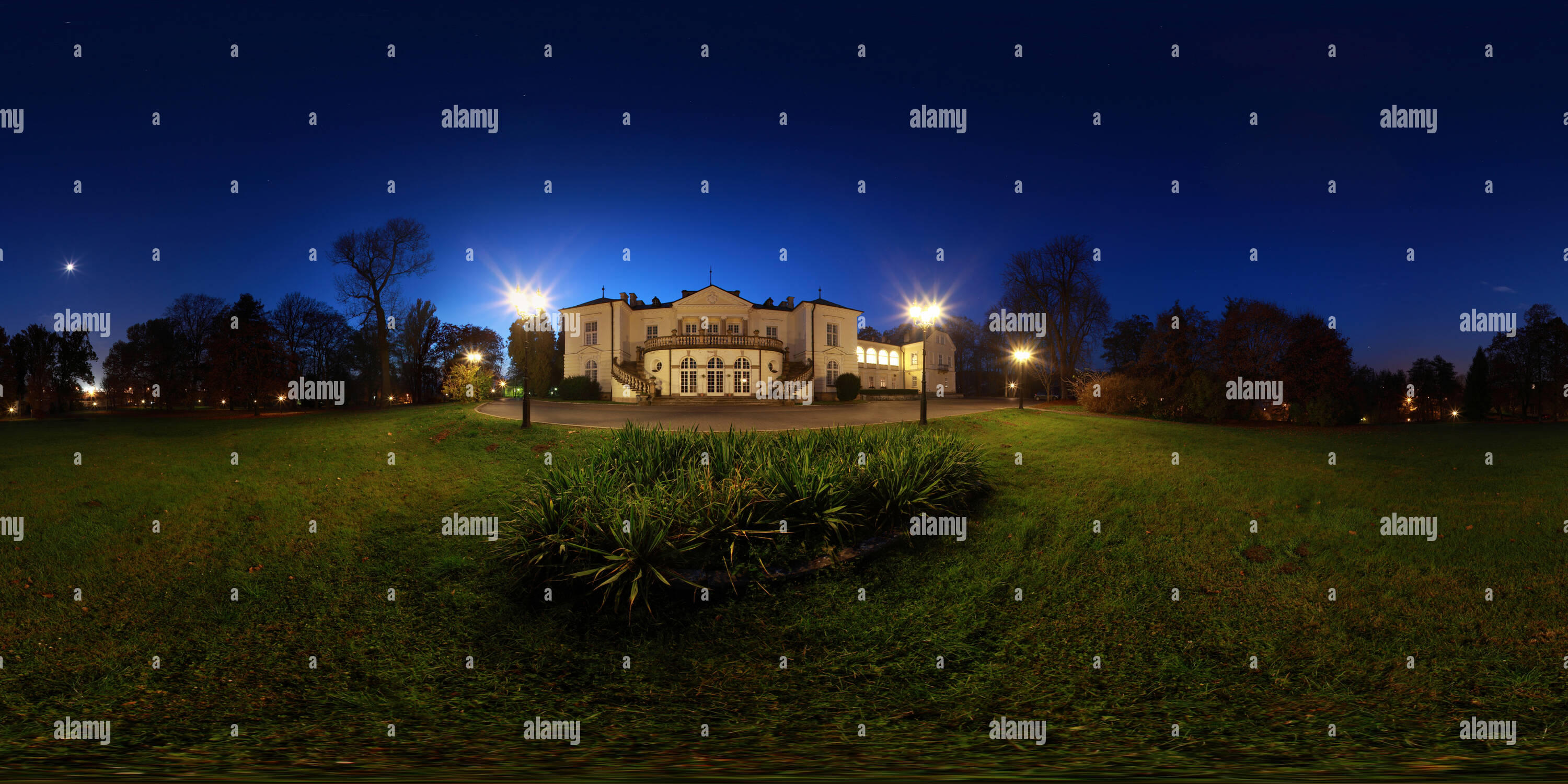 Palac radziwillow -Fotos und -Bildmaterial in hoher Auflösung – Alamy