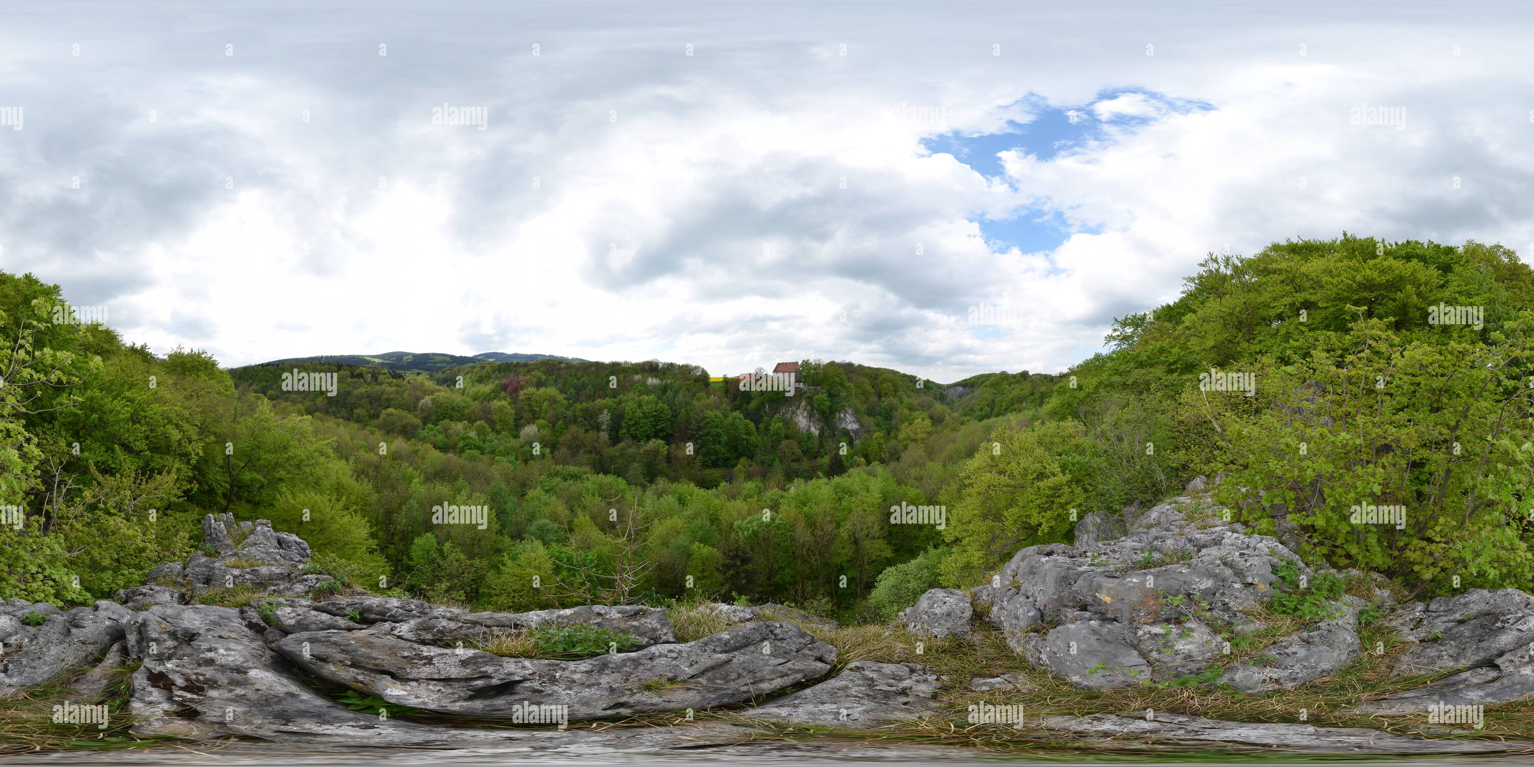 Burg klusenstein -Fotos und -Bildmaterial in hoher Auflösung – Alamy