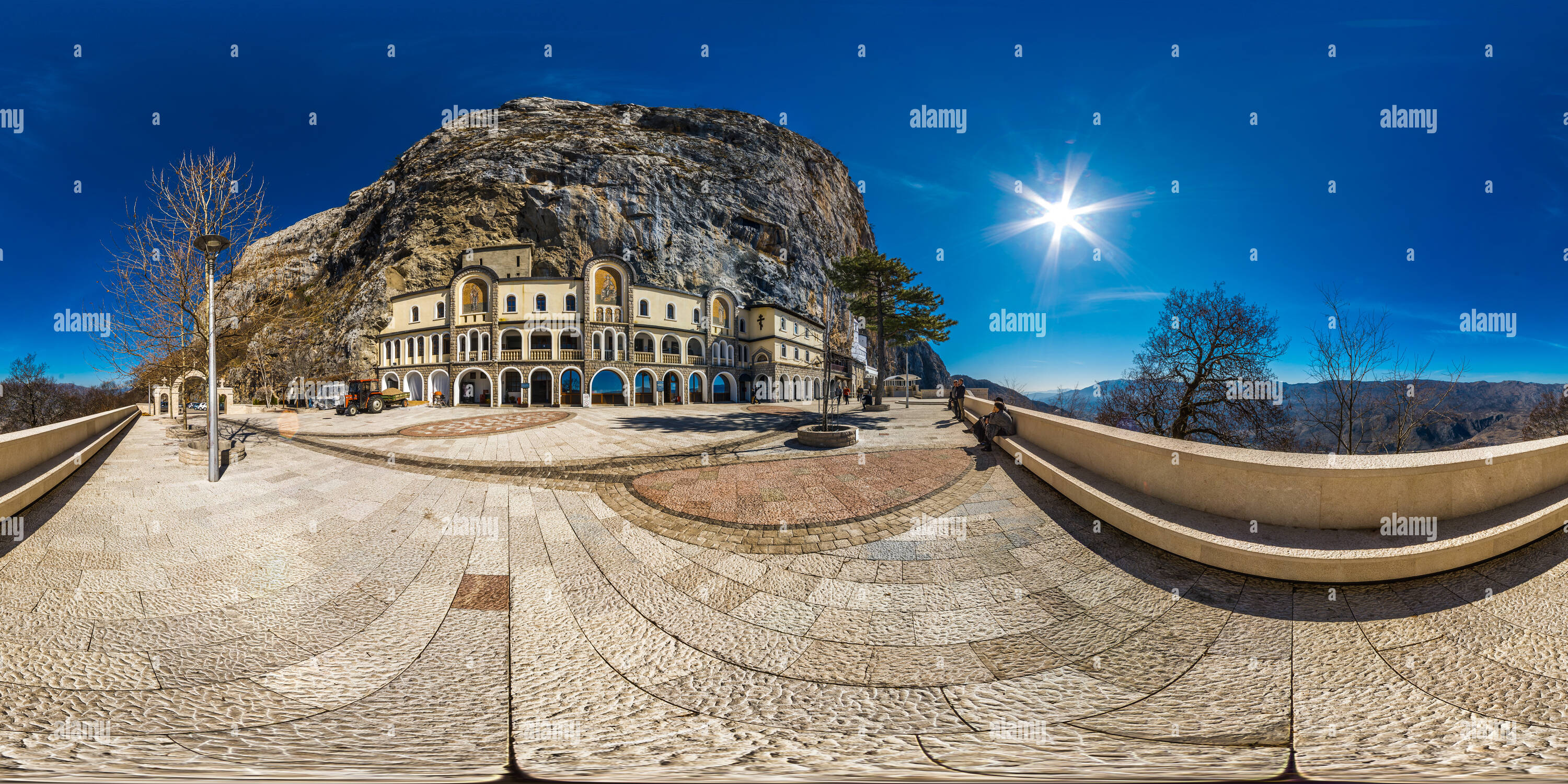 Manastir svetog vasilija ostroskog -Fotos und -Bildmaterial in hoher ...