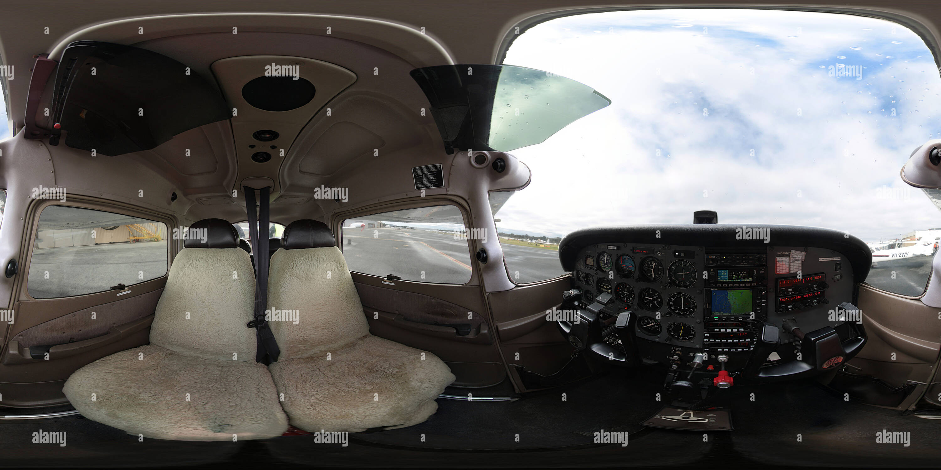 360 °-Ansicht auf Cessna 172 Skyhawk Innenraum an Jandakot Airport - Alamy