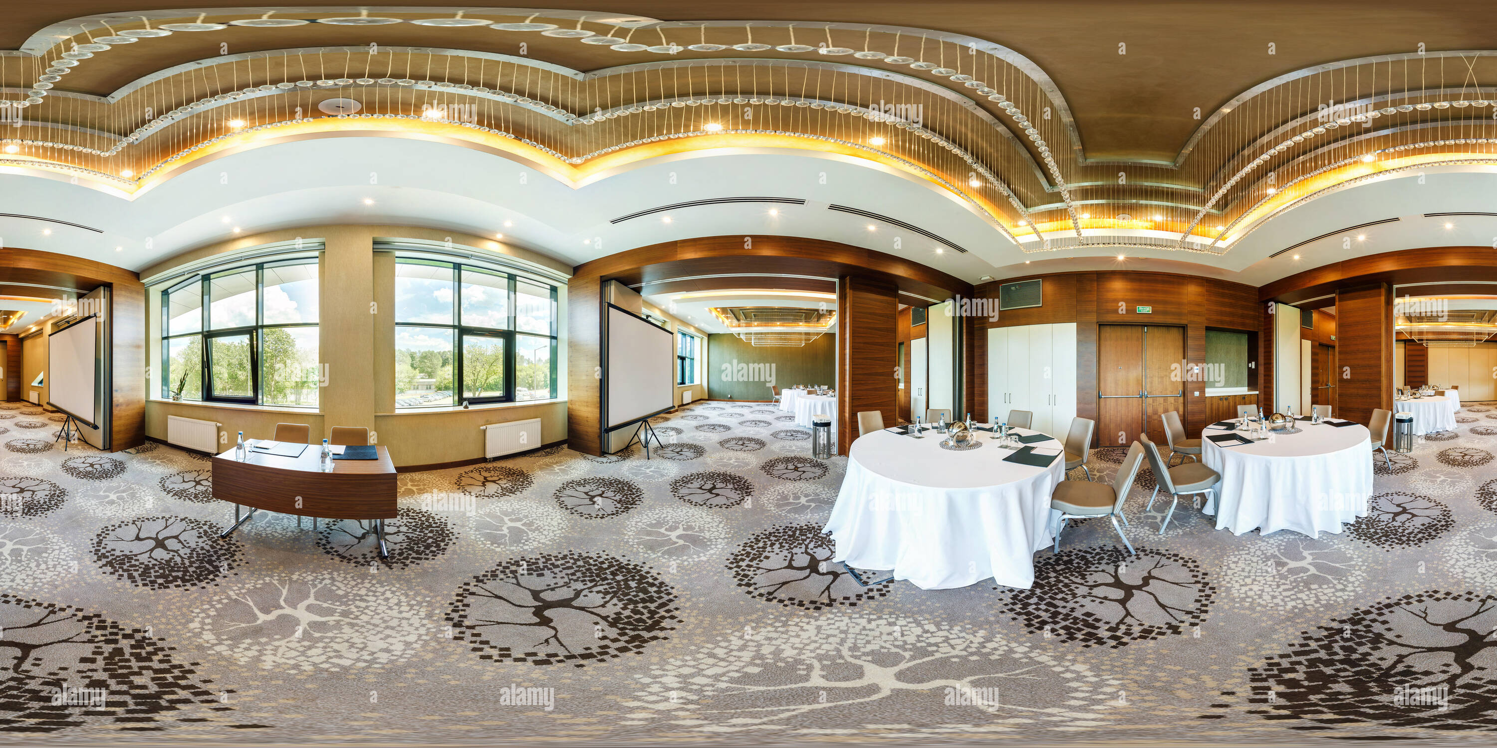 360 °-Ansicht auf MINSK, Weißrussland - JULI, 2017: Panorama 360 ...