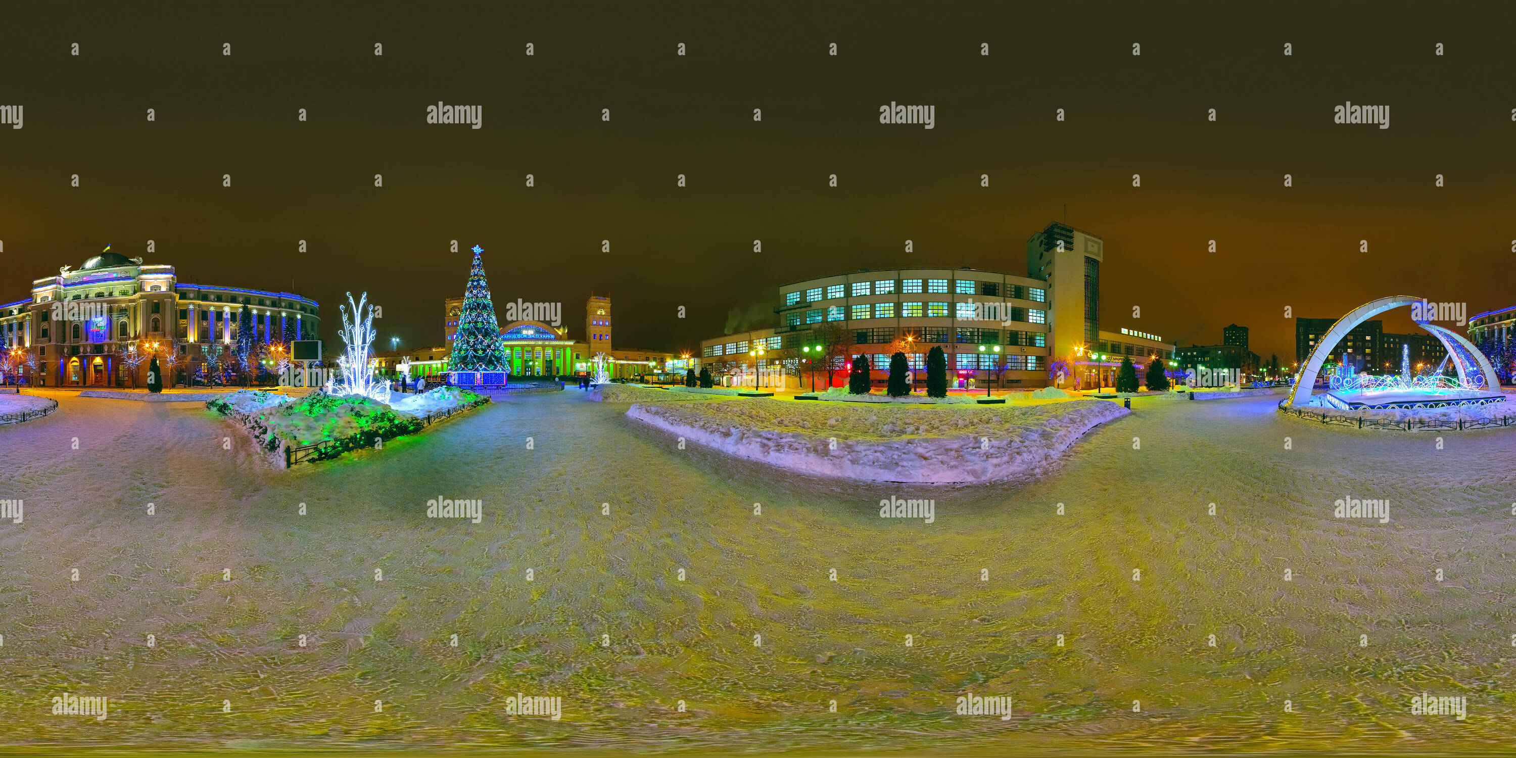 360 °-Ansicht auf Panorama. Vokzalnaya Square. Charkow. Europa. In der ...
