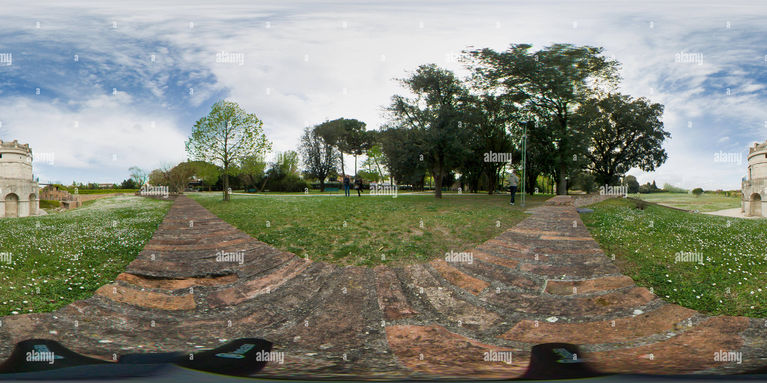 360 °-Ansicht auf 360 Grad Panorama von Mausoleum des Theoderich in ...