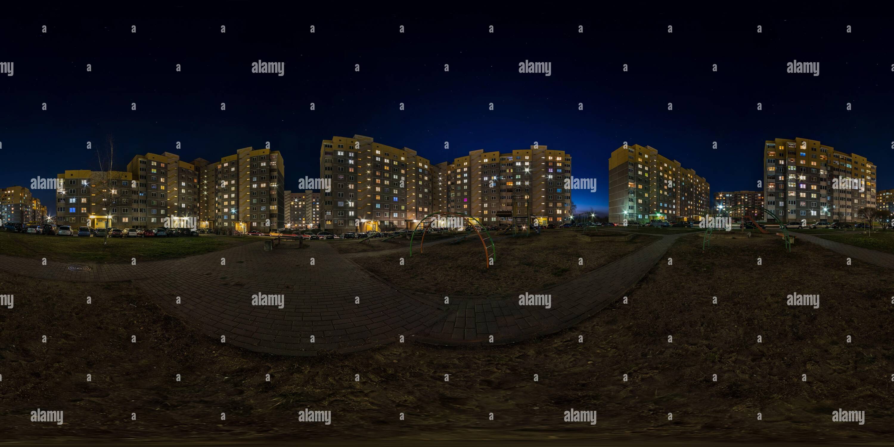 Vue à 360° de full sphérique sans couture hdri night panorama 360 sur ...