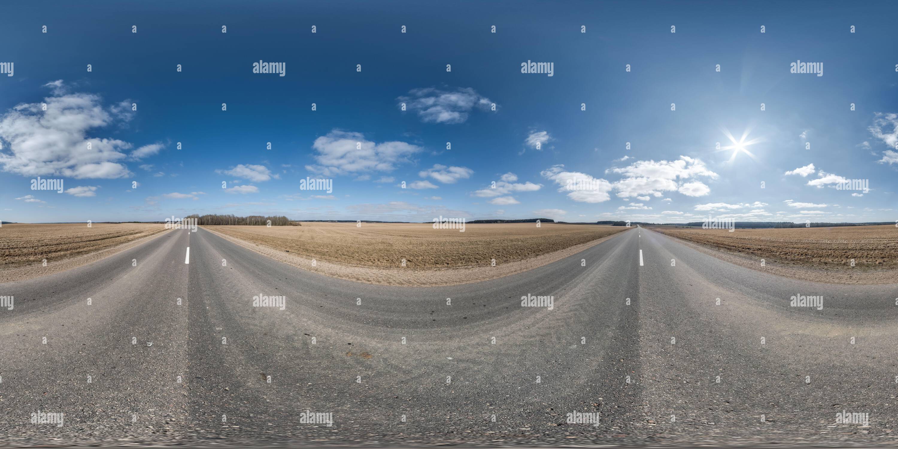 Vue à 360° de 360 vue panoramique hdri sans couture sur la route ...