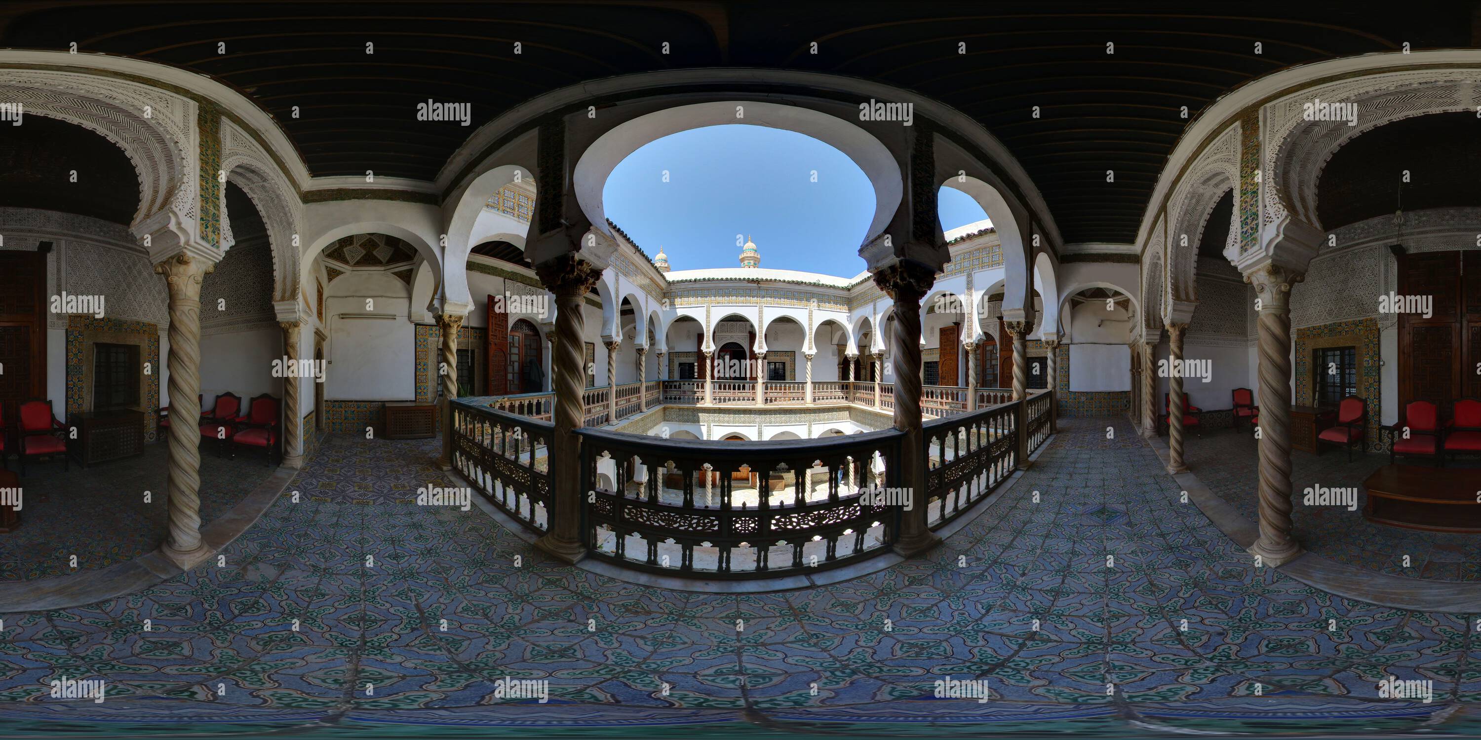 Vue à 360° de Palais Dar Aziza, Casbah d'Alger, Algérie - Alamy
