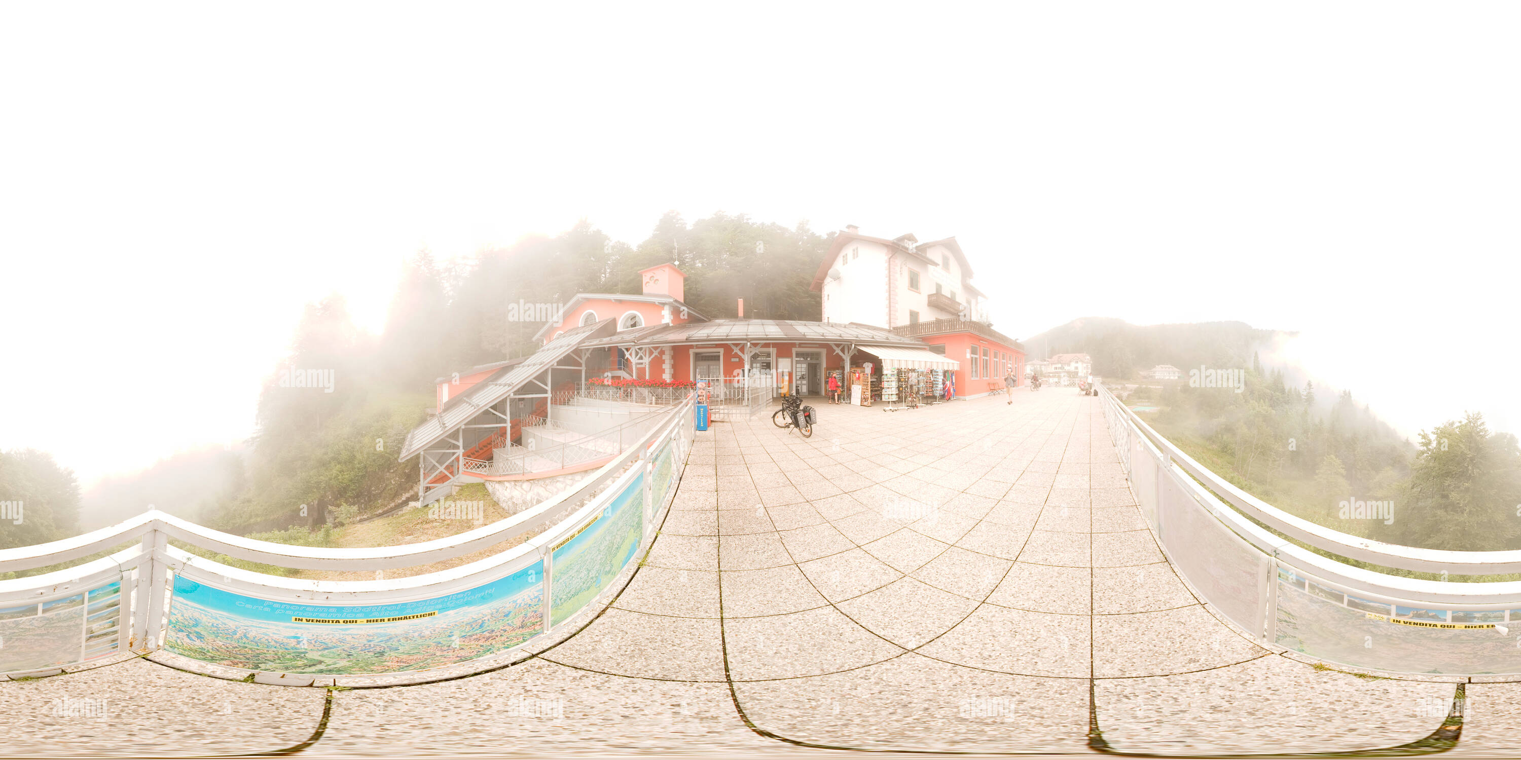 Funicolare della mendola Banque de photographies et d’images à haute ...