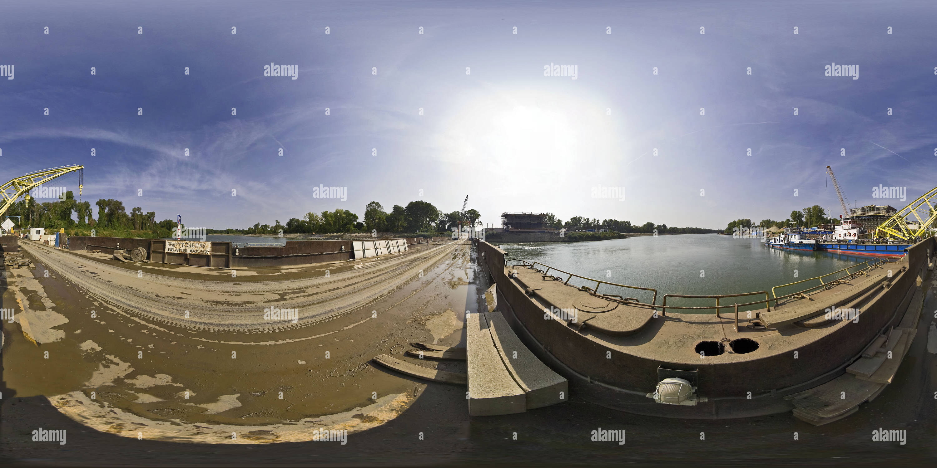 Vue à 360° de Construction d'un nouveau pont de l'autoroute M43 sur une ...