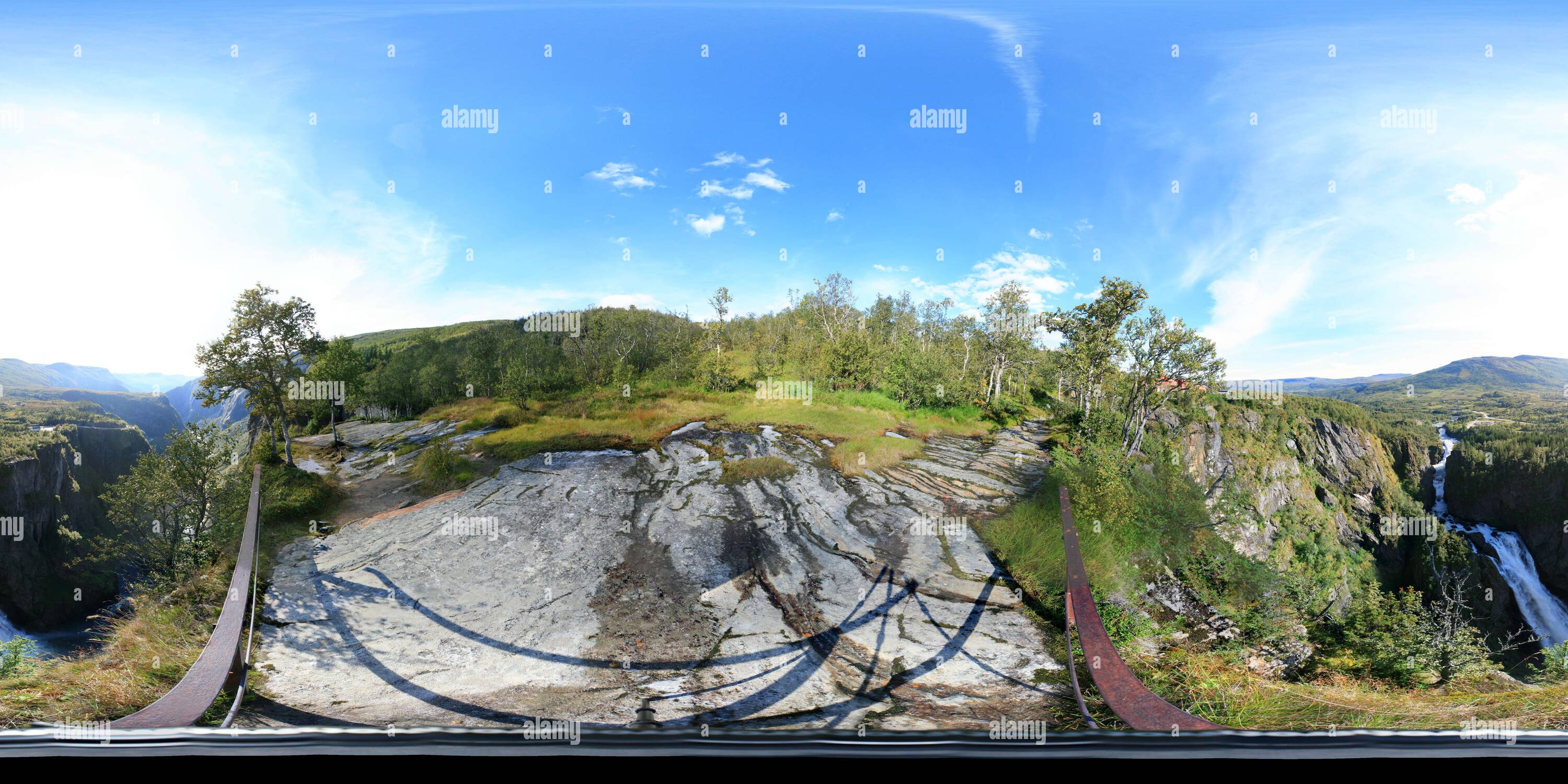 Cascade de voringfoss Banque de photographies et d’images à haute ...