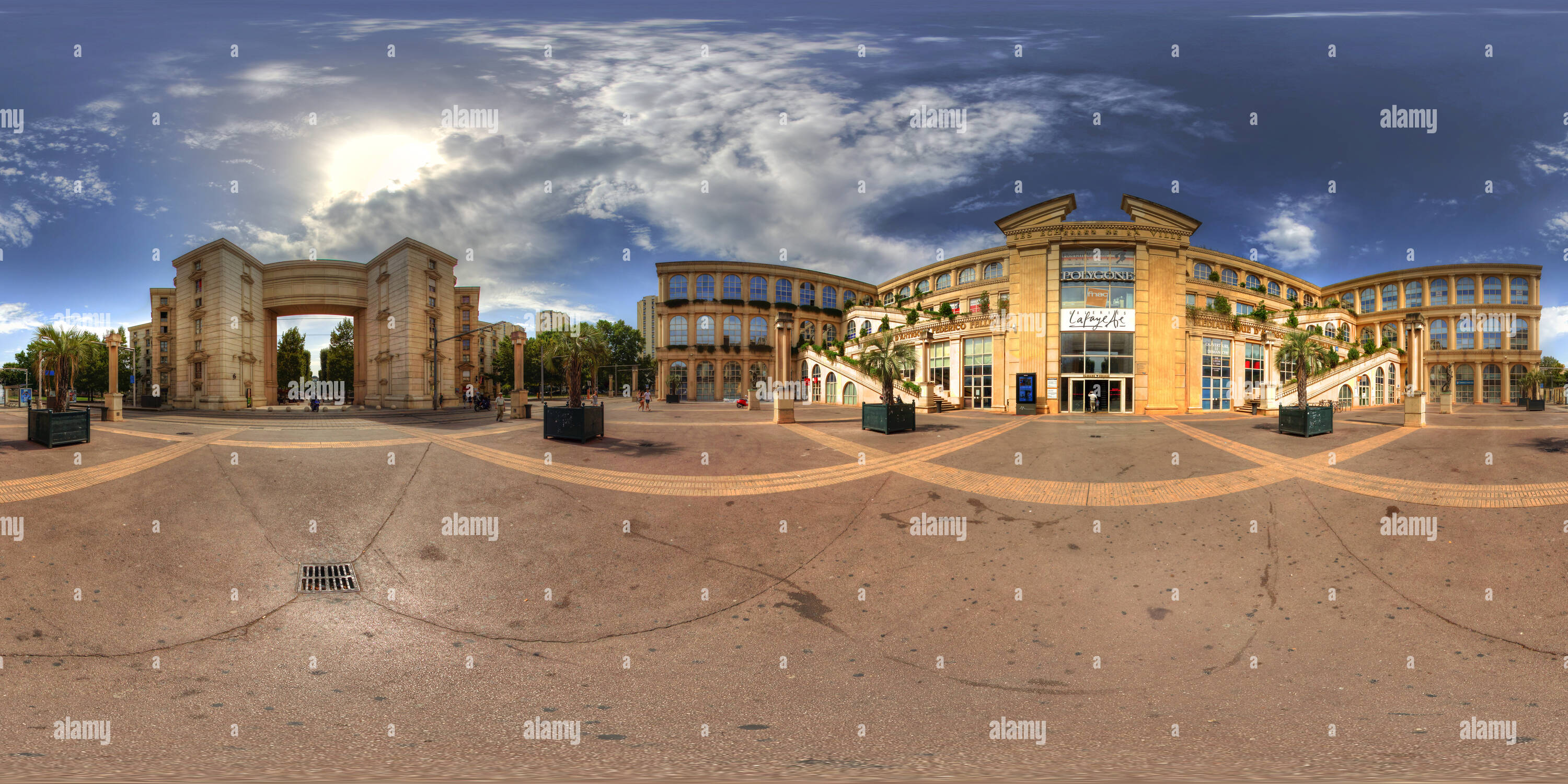 Vue à 360° de Galeries Lafayette Montpellier - Alamy