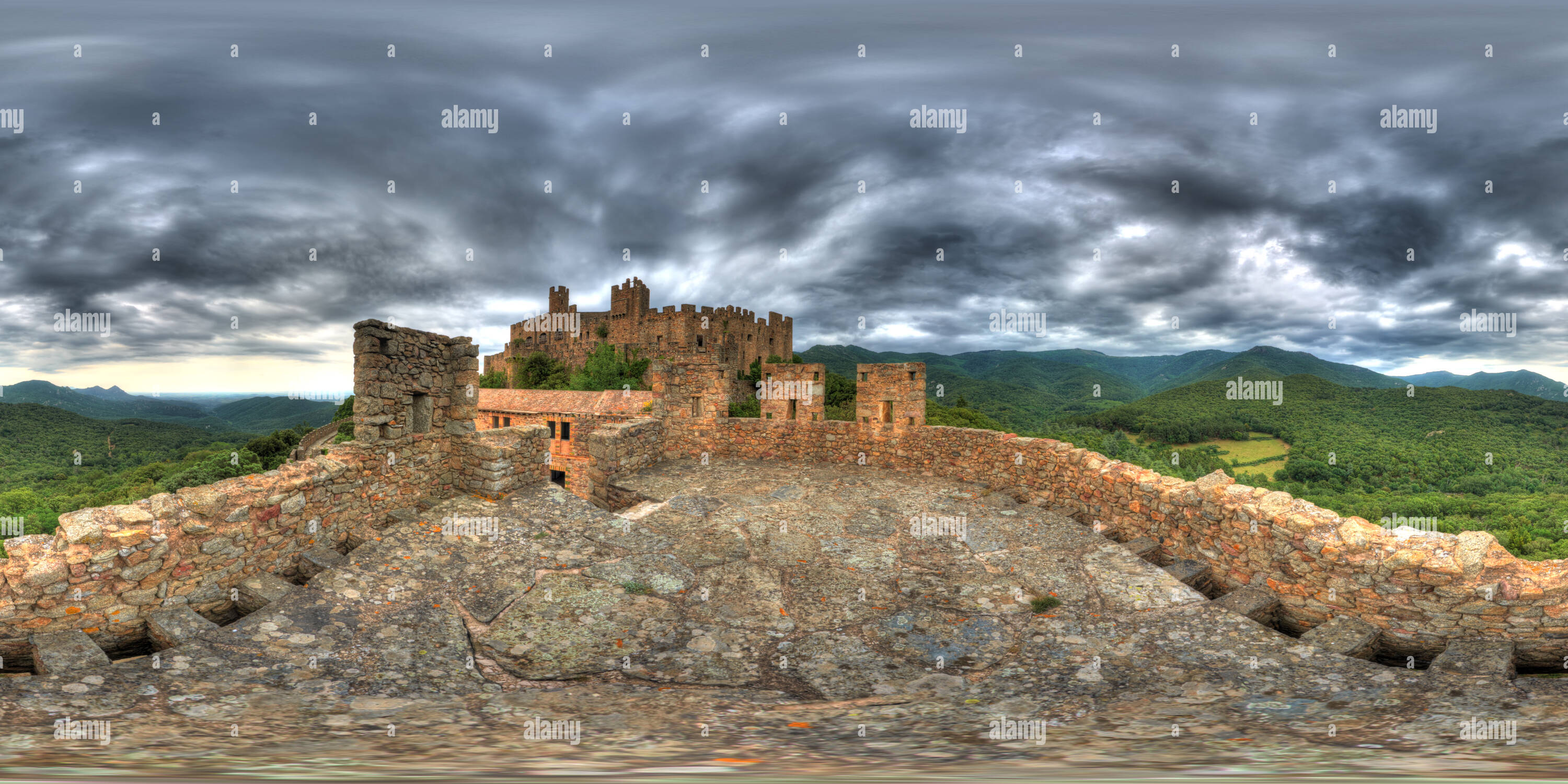 Château de requesens Banque de photographies et d’images à haute ...