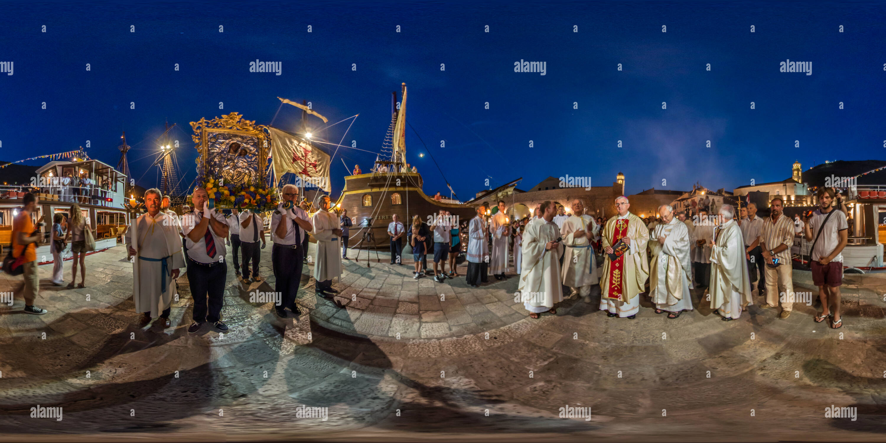 Vue à 360° de La Fête de l'Assomption de la Bienheureuse Vierge Marie ...