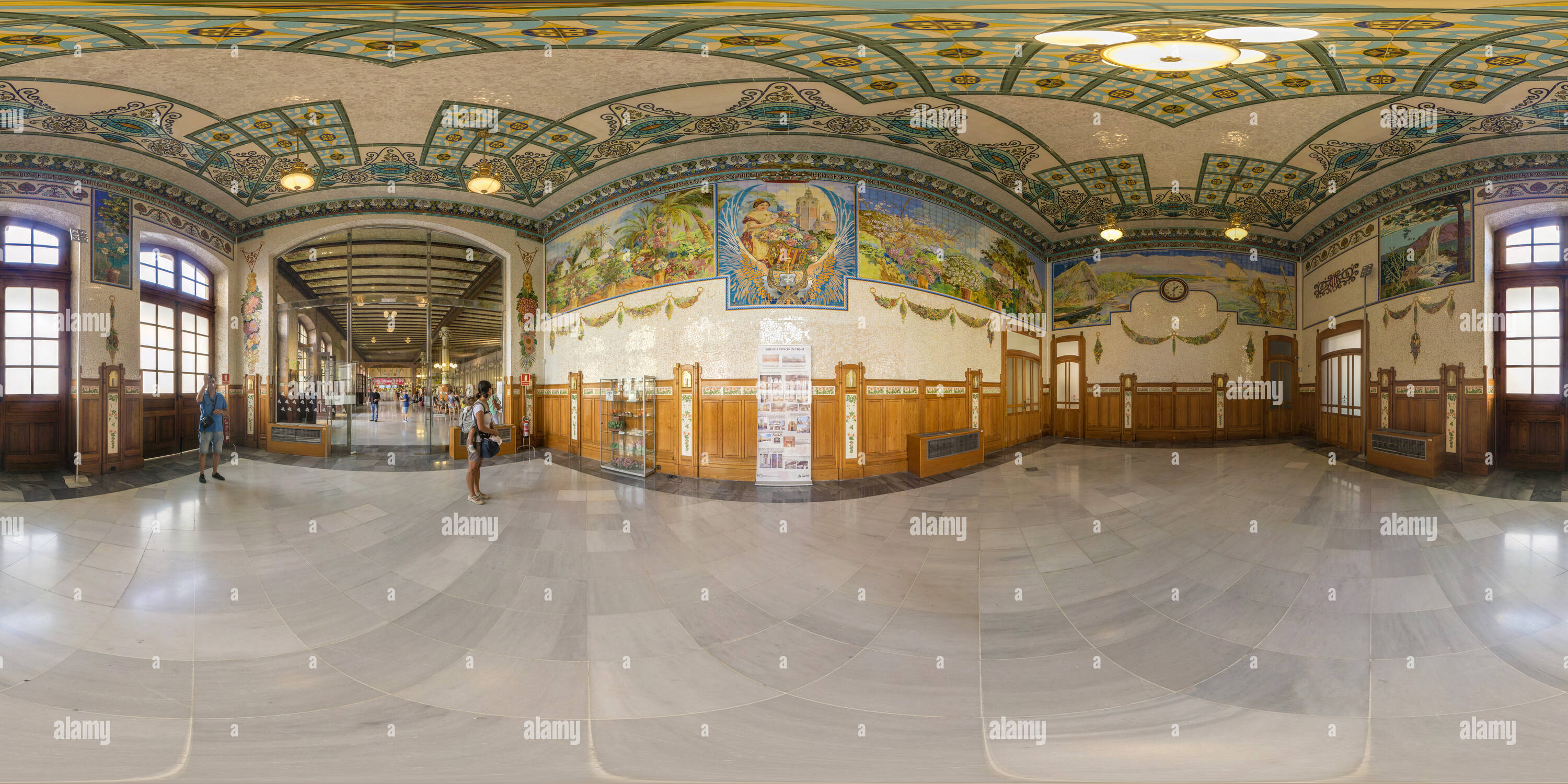 Gare de valence Banque de photographies et d’images à haute résolution ...