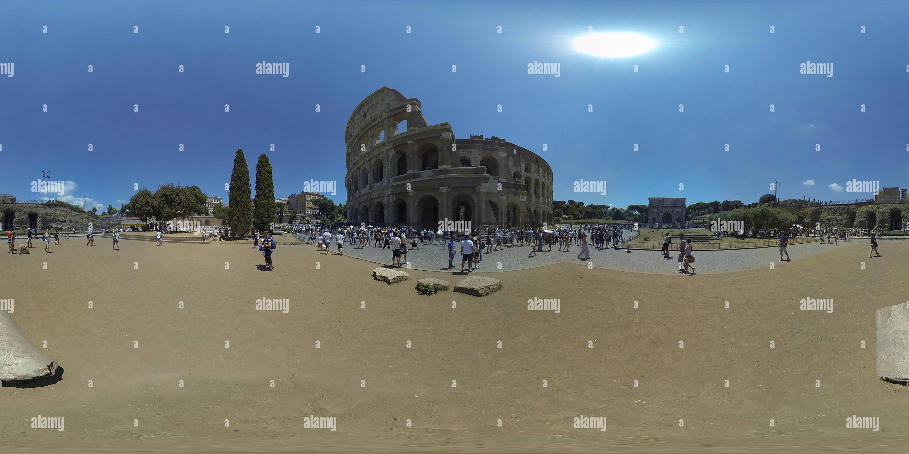 Vue à 360° de Le Colisée est probablement le bâtiment le plus imposant ...