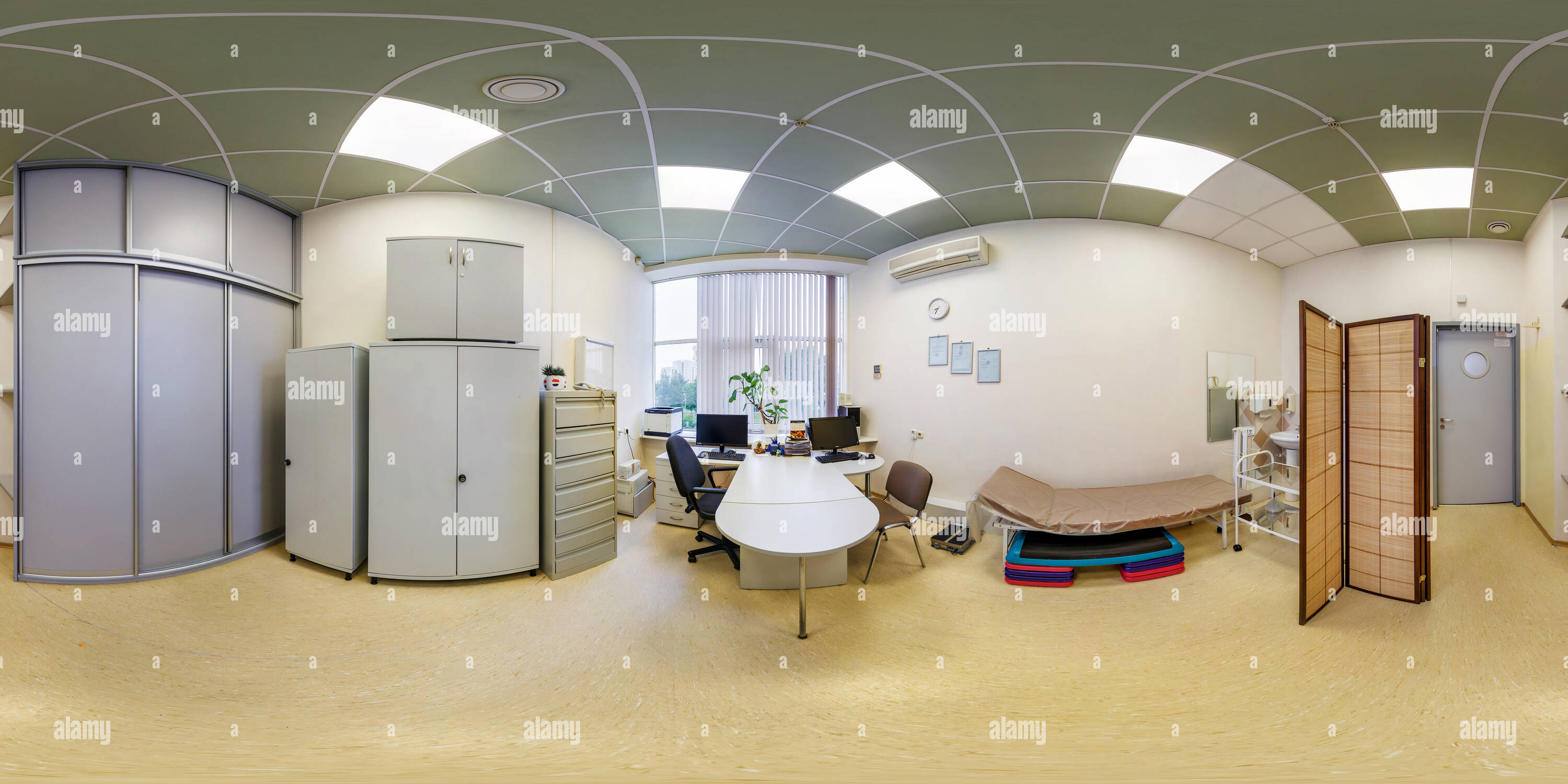 Vue à 360° de Minsk, Belarus - Septembre 2017 : l'intérieur du bureau ...