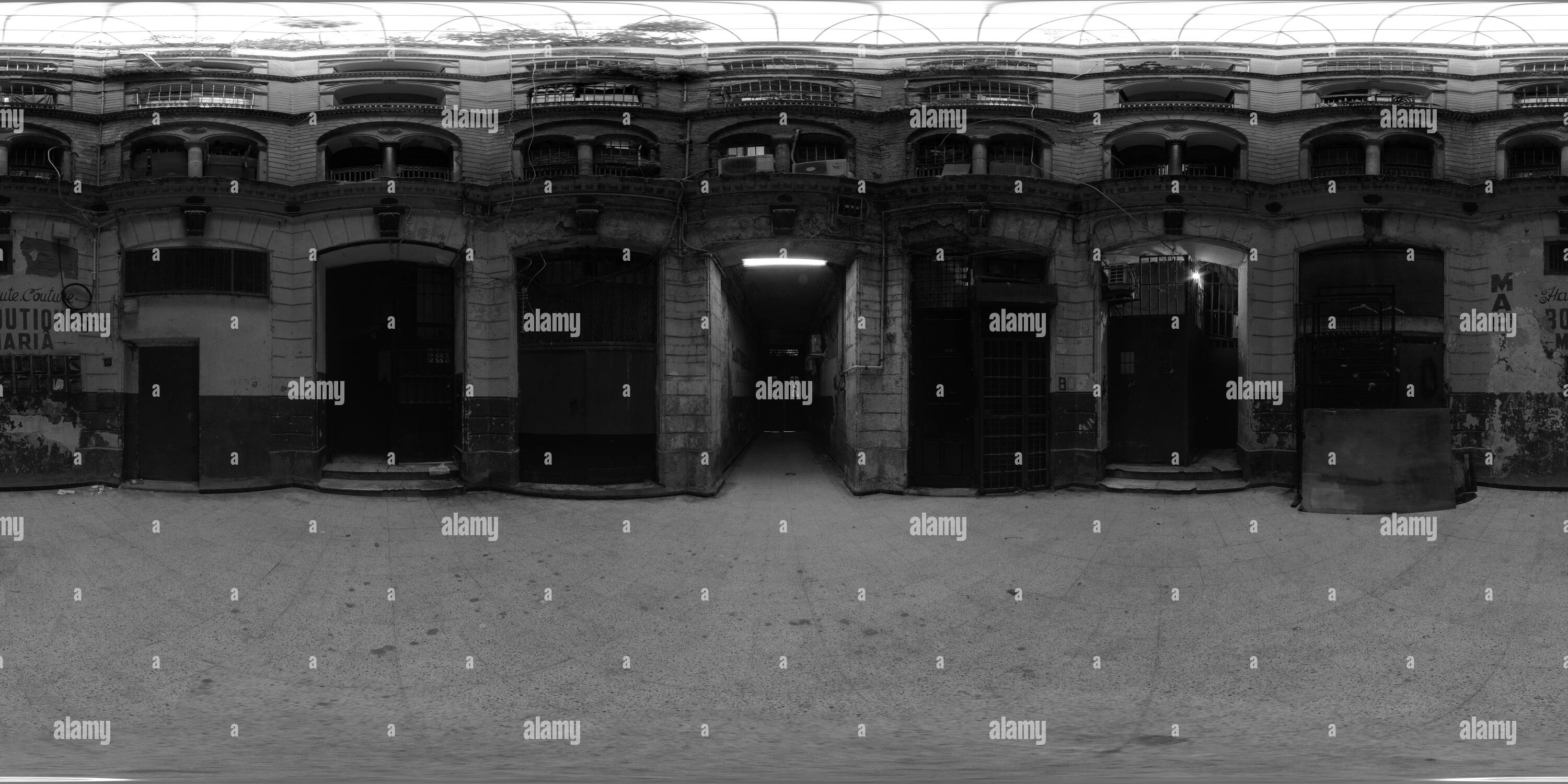 Edificio haussmannien immagini e fotografie stock ad alta risoluzione ...