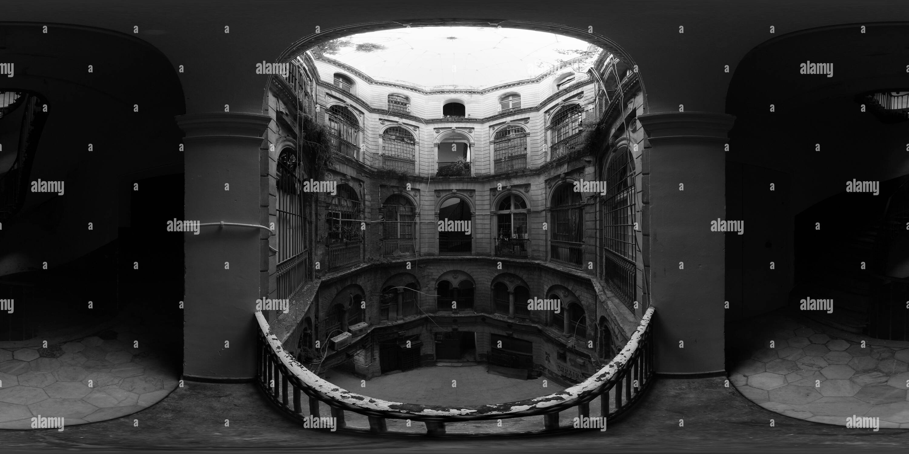 Edificio haussmannien immagini e fotografie stock ad alta risoluzione ...